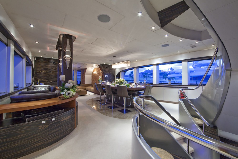 ONE BLUE Yacht Charter Details, Oceanline | CHARTERWORLD Luxury Superyachts